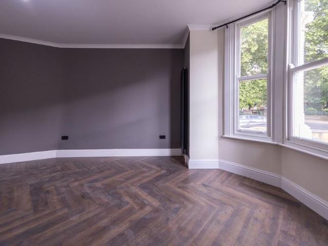 2 Bed Flat, Romford Road, E15