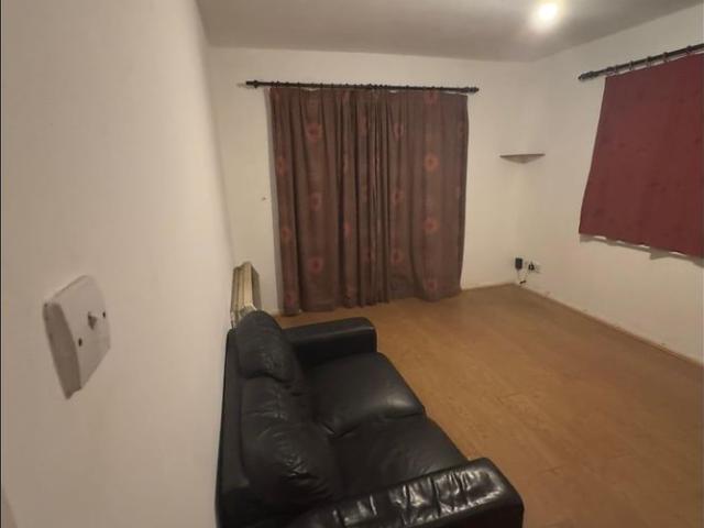 2 Bed Flat, Rose Kiln Lane, RG1