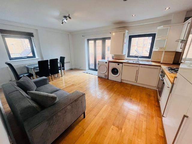 2 Bed Flat, Rosekey Court, SE8