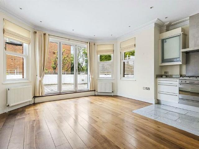 2 Bed Flat, Rosslyn Hill, NW3