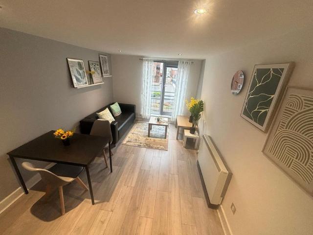 2 Bed Flat, Ropewalk Court, NG1