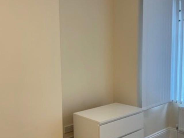 2 Bed Flat, Roxborough Road, HA1