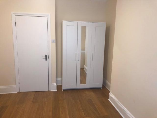 2 Bed Flat, Roxborough Road, HA1