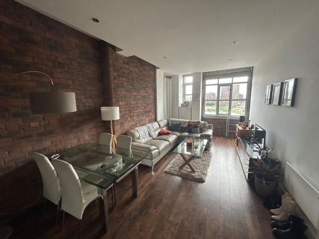 2 Bed Flat, Royal Mills, M4