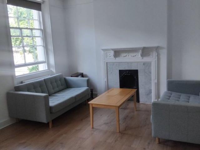 2 Bed Flat, St. Georges Square, SW1V