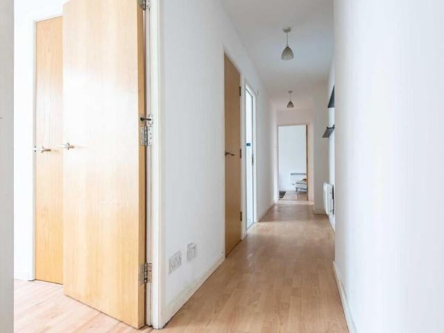 2 Bed Flat, St. Giles Court, BS1