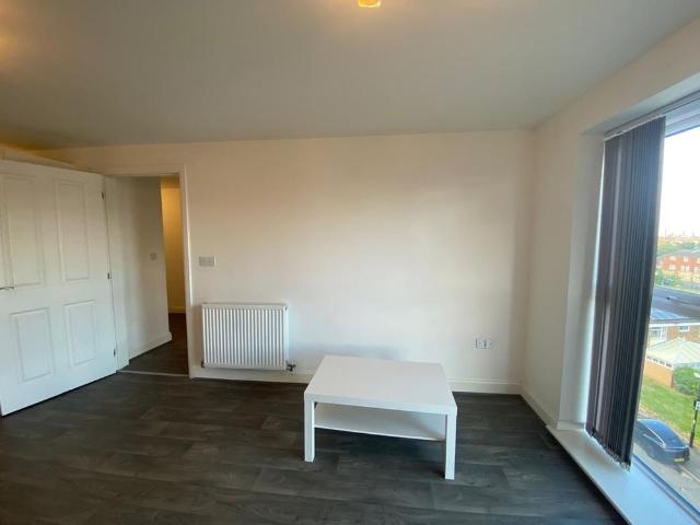 2 Bed Flat, St Lukes Road, B5