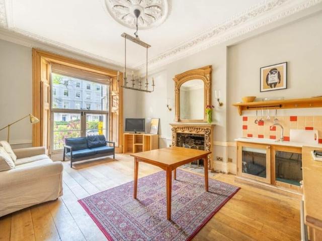 2 Bed Flat, St Stephens Gardens, W2