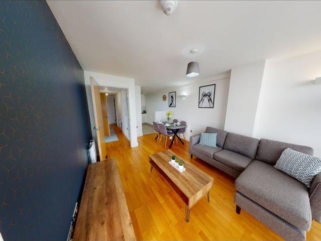 2 Bed Flat, Standish St, L3