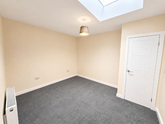 2 Bed Flat, Stanley St, M8