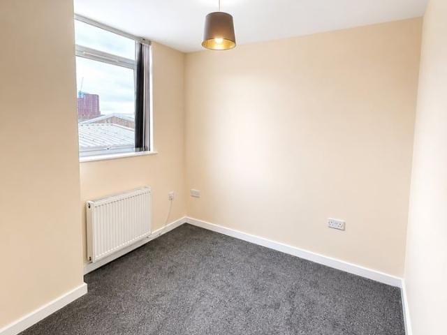 2 Bed Flat, Stanley St, M8