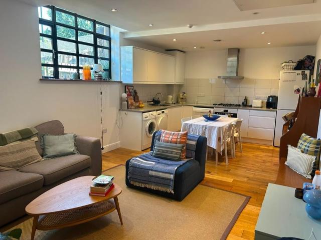 2 Bed Flat, Star House, E8