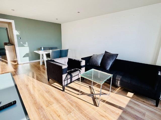 2 Bed Flat, Stobcross St, G3