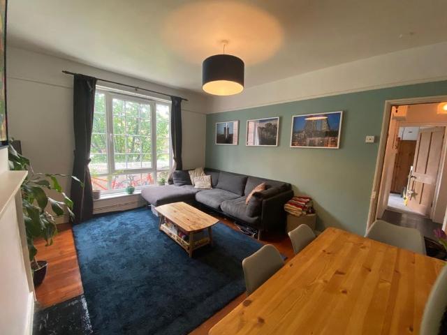 2 Bed Flat, Stockwell Gardens, SW9