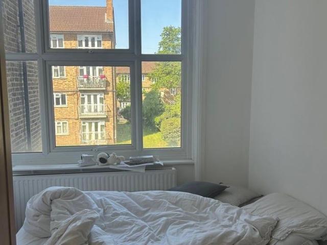2 Bed Flat, Stoke Newington High St, N16