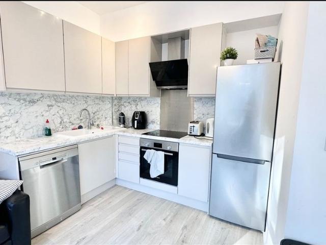 2 Bed Flat, Stowe Road, W12