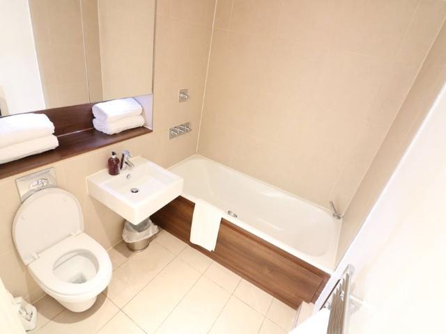 2 Bed Flat, Salamanca Place, SE1