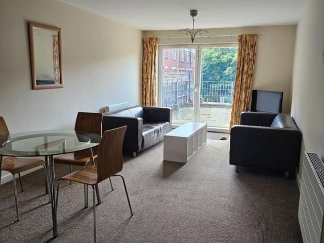 2 Bed Flat, Salamander Court, EH6