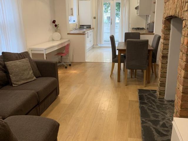 2 Bed Flat, Sandmere Road, SW4