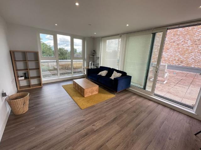 2 Bed Flat, Sandpiper Building, N4