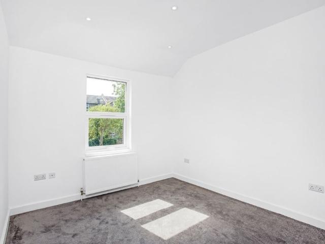 2 Bed Flat, Sangley Road, SE25