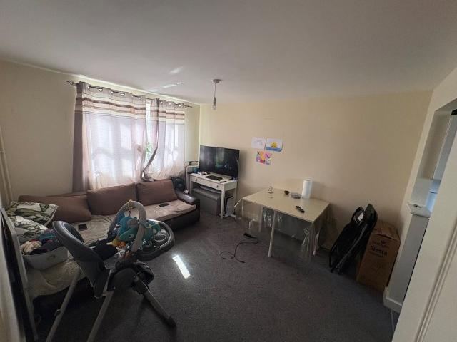 2 Bed Flat, Sarum Road, LU3
