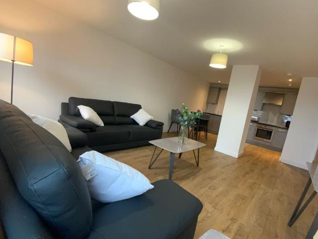 2 Bed Flat, Sauchiehall St, G2