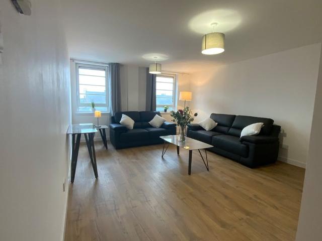 2 Bed Flat, Sauchiehall St, G2