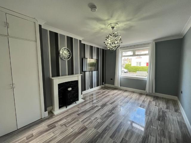 2 Bed Flat, Saughton Gardens, EH12