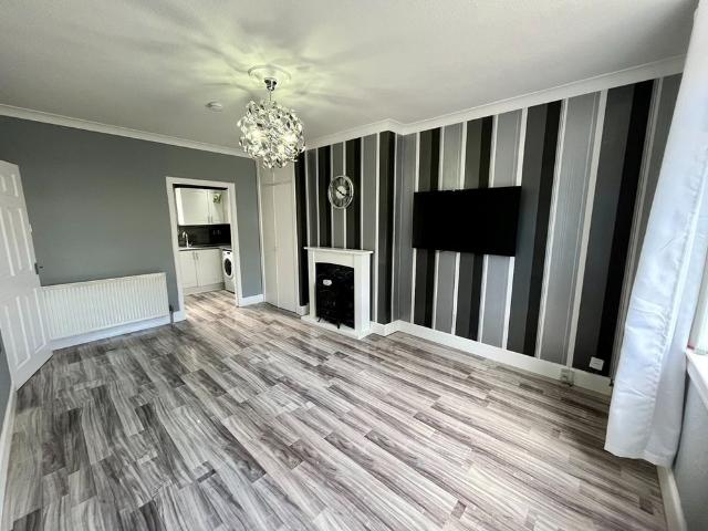 2 Bed Flat, Saughton Gardens, EH12