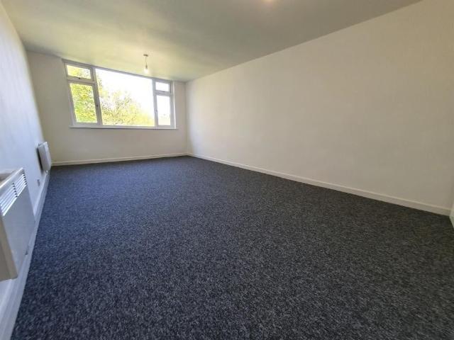 2 Bed Flat, Savoy Close, B32