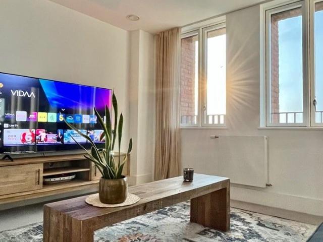 2 Bed Flat, Scarbrook Road, CR0