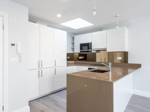 2 Bed Flat, Sefton Street, SW15