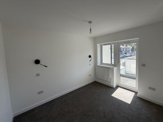 2 Bed Flat, Selsdon Road, CR2