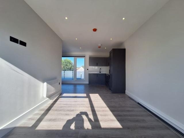 2 Bed Flat, Serbin Close, E10