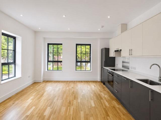 2 Bed Flat, Seven Sisters Road, N15