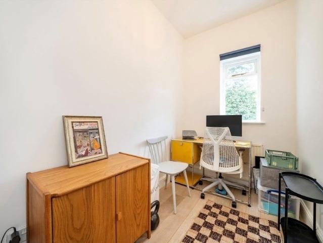 2 Bed Flat, Shakspeare Walk, N16