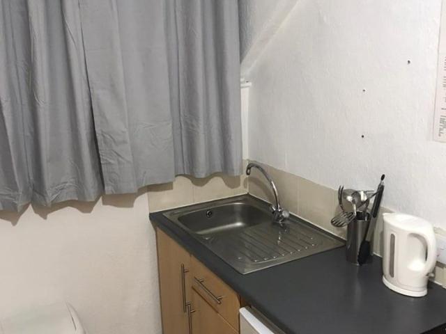 Studio Flat, Sheffield, S6