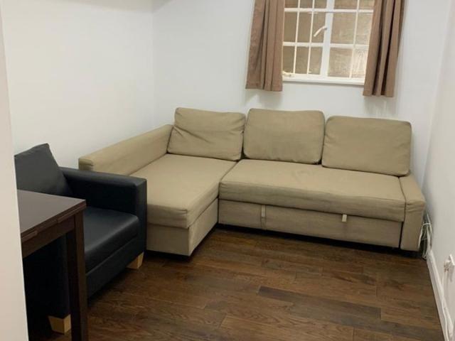 2 Bed Flat, Shepherds Bush Road, W6