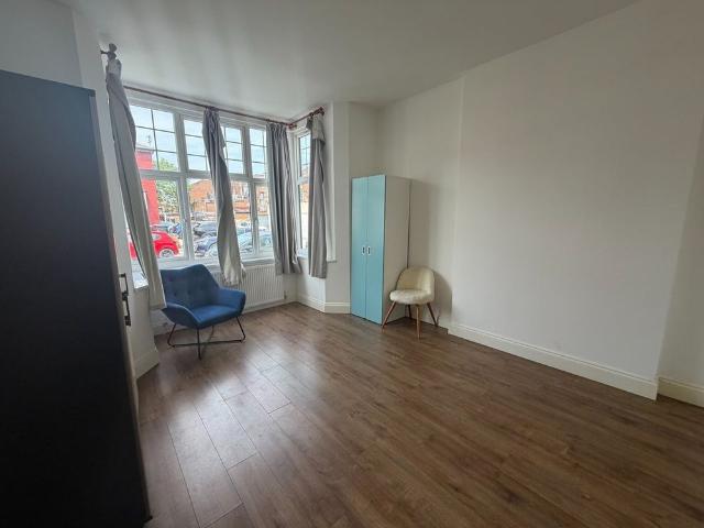 2 Bed Flat, Sidney Avenue, N13