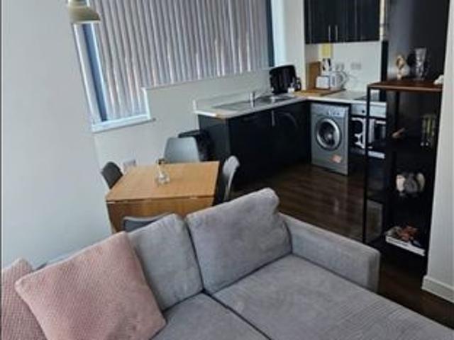 2 Bed Flat, Silkhouse Court, L2