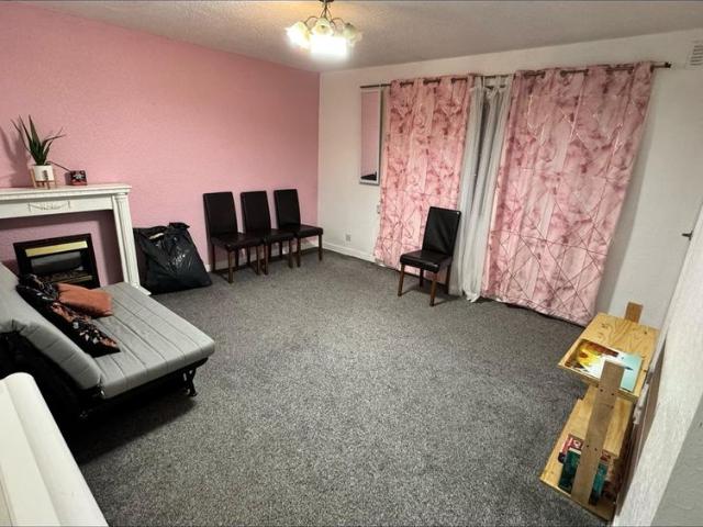 2 Bed Flat, Silverknowes Neuk, EH4