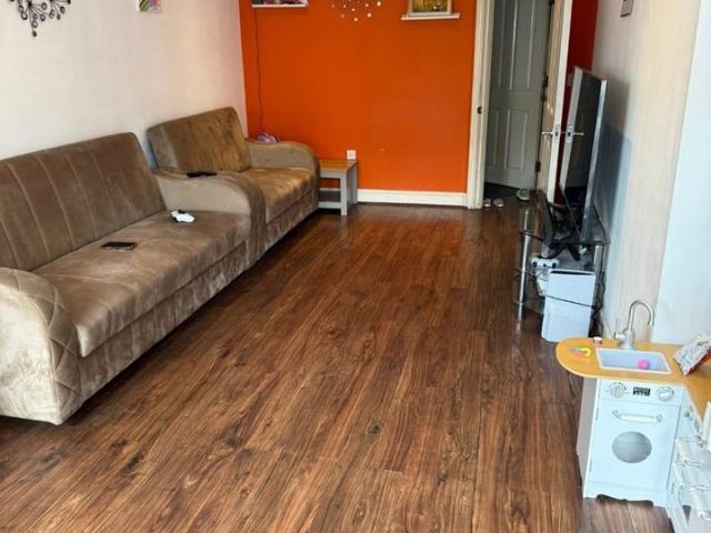 2 Bed Flat, Sixpenny Court, IG11