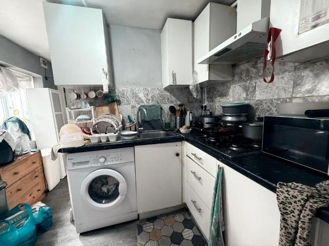 2 Bed Flat, Sixth Avenue, E12