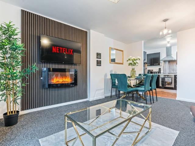2 Bed Flat, Skyline, B1