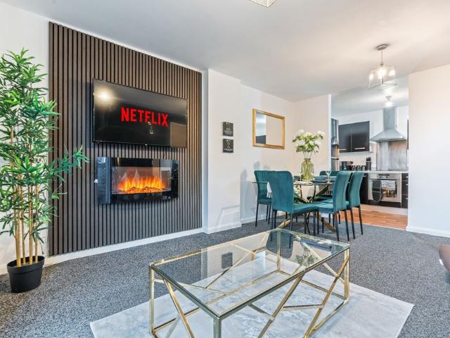 2 Bed Flat, Skyline, B1