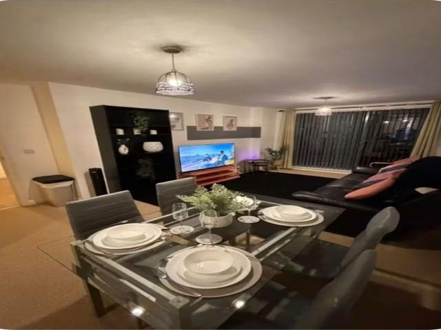 2 Bed Flat, Skyline, B1