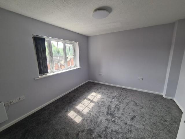2 Bed Flat, Slack Road, M9
