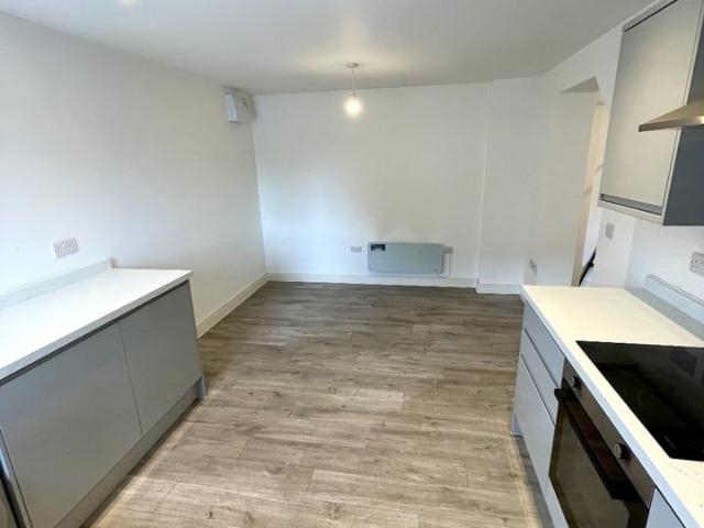 2 Bed Flat, Soundwell Road, BS15