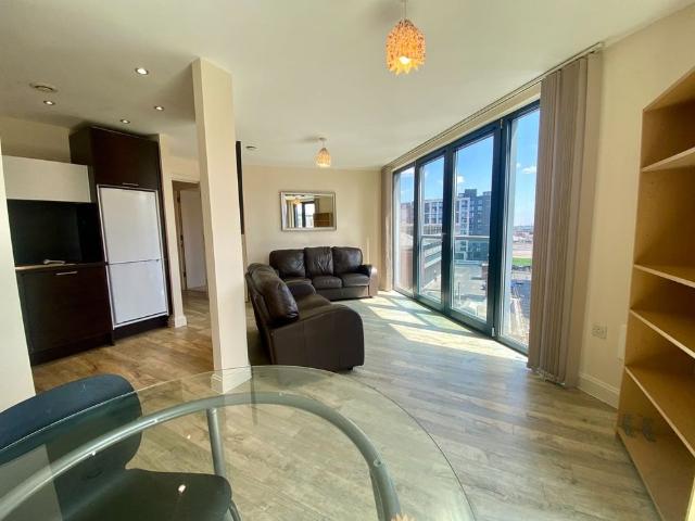 2 Bed Flat, Southside, B5